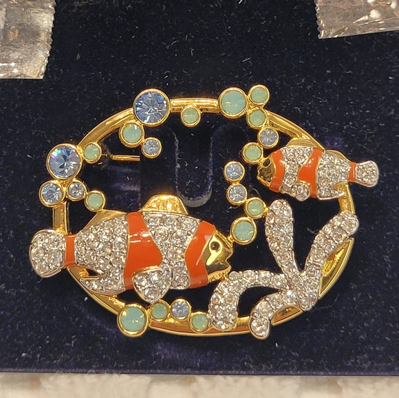 Swarovski | Jewelry | Swarovski Crystal Scs Harmony 205 Clown Fish Pin ...
